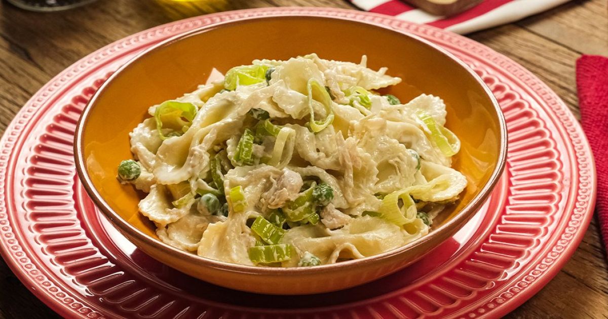 Salada de Macarrão à Parisiense com Frango Desfiado - Galo